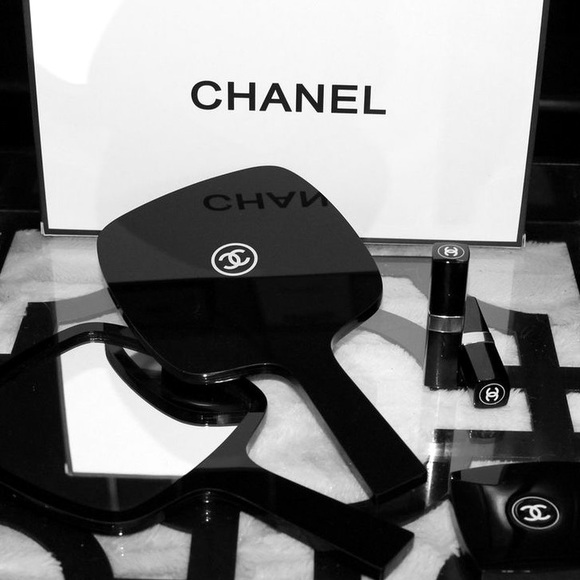 CHANEL | Makeup | Chanel Vanity Mirror Nib | Poshmark